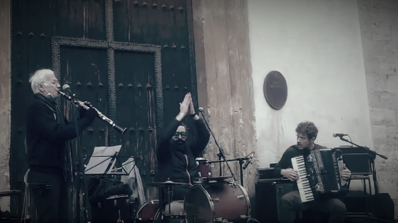 Fabbrica 102 , i ritmi balcanico-mediterranei del Rakija Bomba Trio