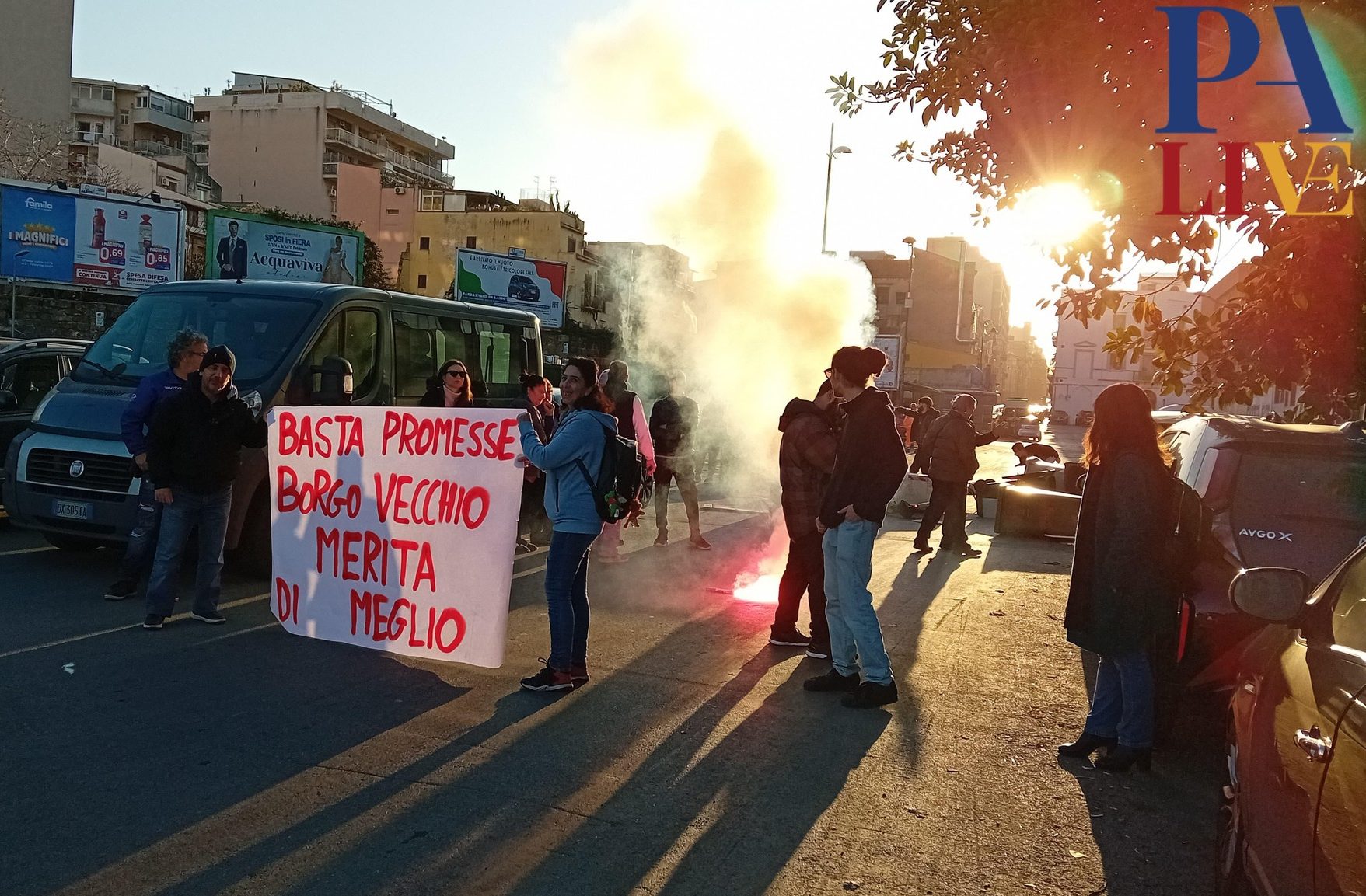 Acqua di fogna a Borgo Vecchio, residenti esasperati bloccano la strada ...